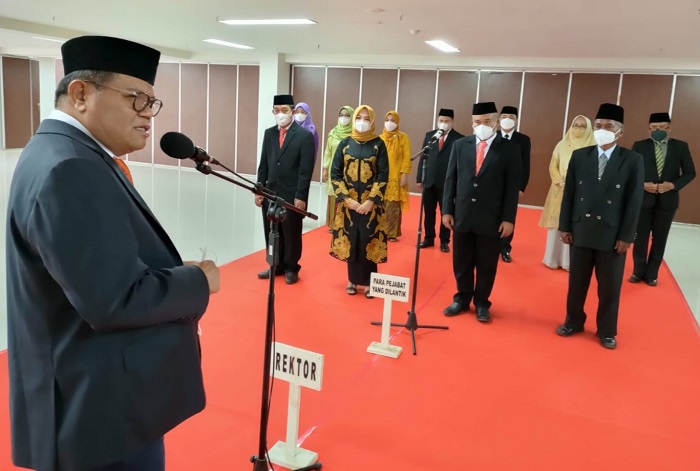 Lantik Empat Wakil Dekan Baru FISH, Begini Pesan Rektor UNM