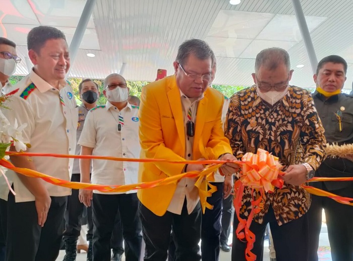 Rektor UNM Resmikan Gedung Serbaguna Kampus V Parepare